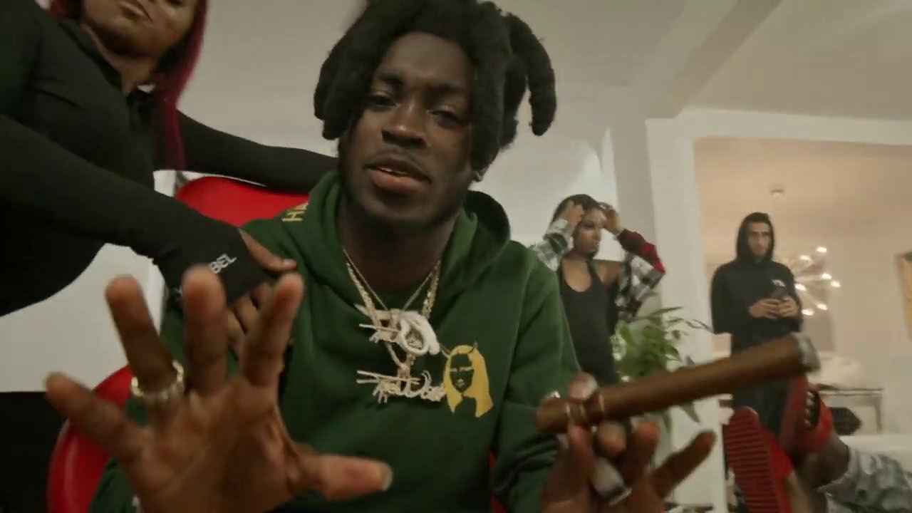 Biographie de LPB Poody, fortune, salaire, origine, albums